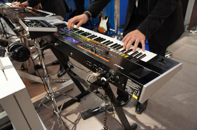 Musikmesse: 写真で見るローランド JUPITER-50 - ICON