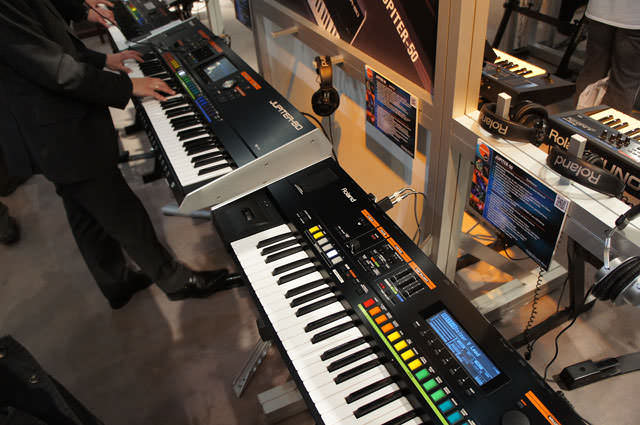 Musikmesse: 写真で見るローランド JUPITER-50 - ICON