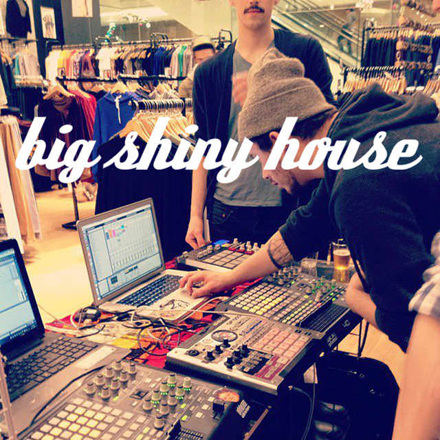 Nick Wisdom – Big Shiny House (Free Download) - ICON